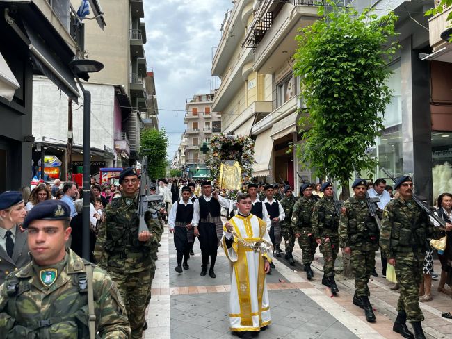 Αγρίνιο: Η λιτανεία της εικόνας του Αγίου Χριστοφόρου (foto ...